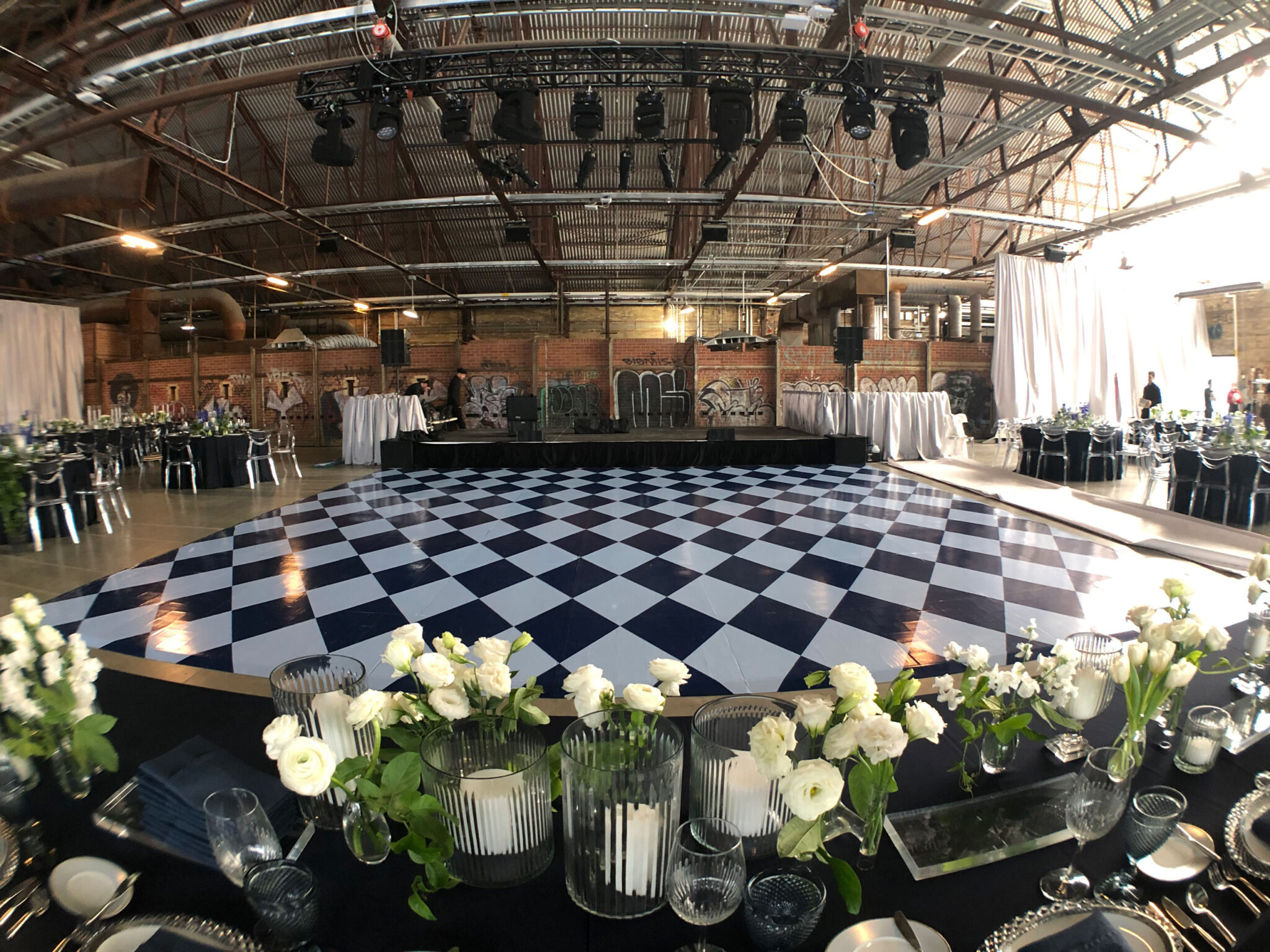 DanceFloorVinyl.com – Powered by Axe Media Group